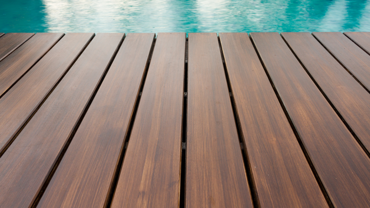 Pooldeck zugleich als Terrasse nutzen | Jungbluth